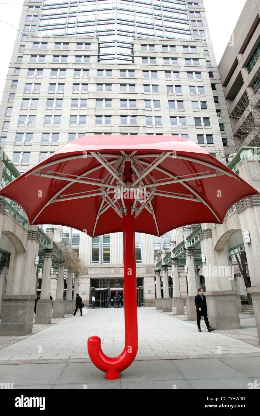 Umbrella logo hi-res stock photography and images - Alamy