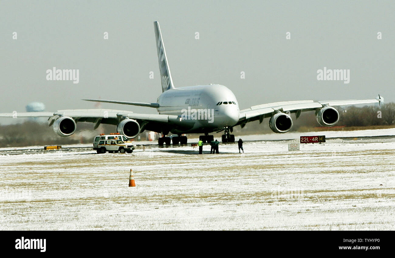First airbus a380 in lufthansa hi-res stock photography and images - Alamy