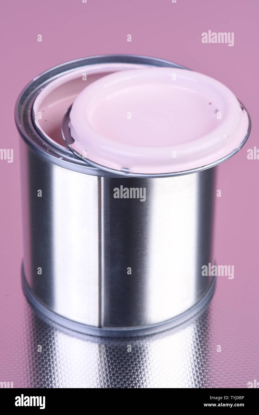 Tin can diy hi-res stock photography and images - Alamy