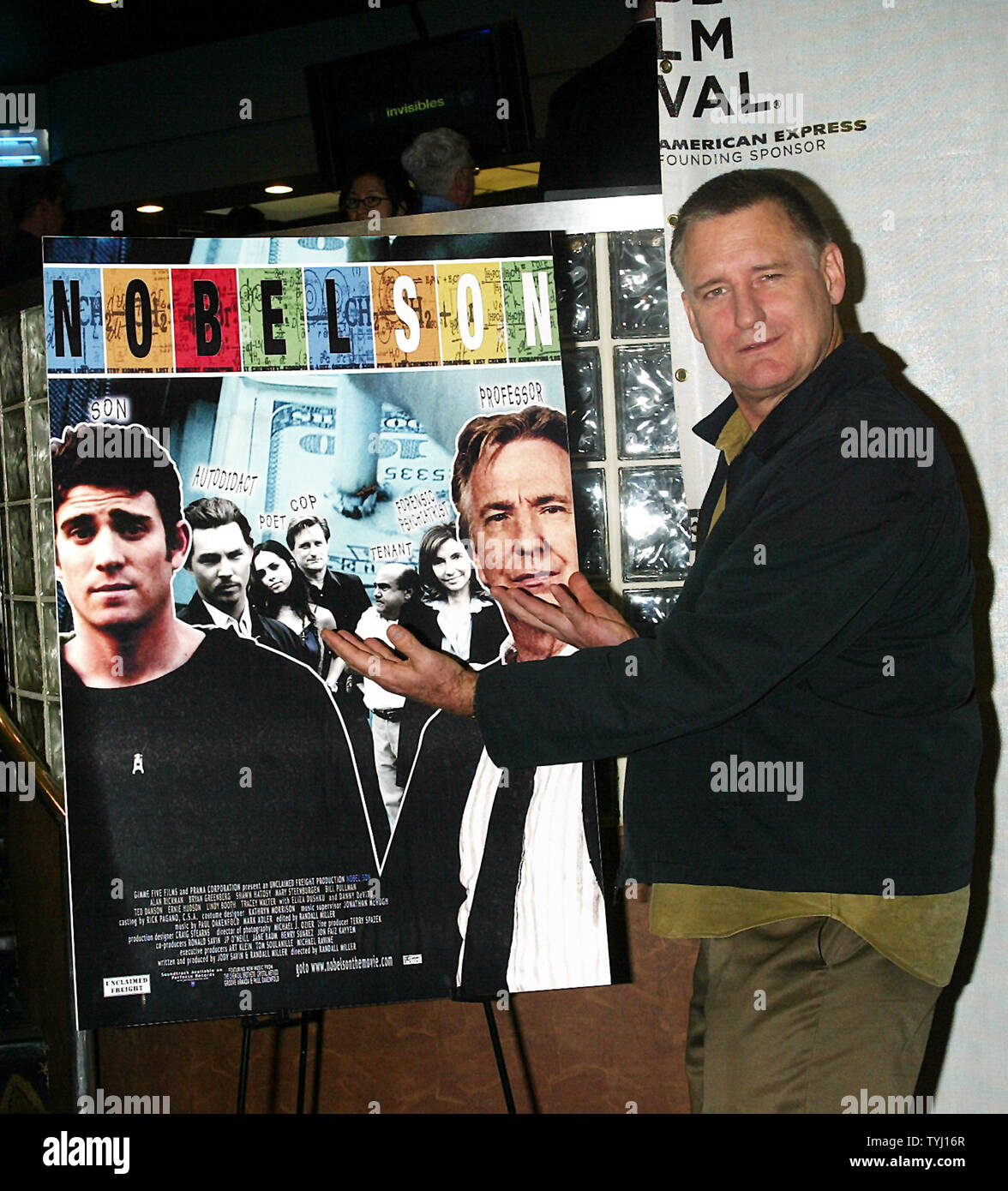 Bill Pullman jokes with photographers at the Tribeca Film Festival ...