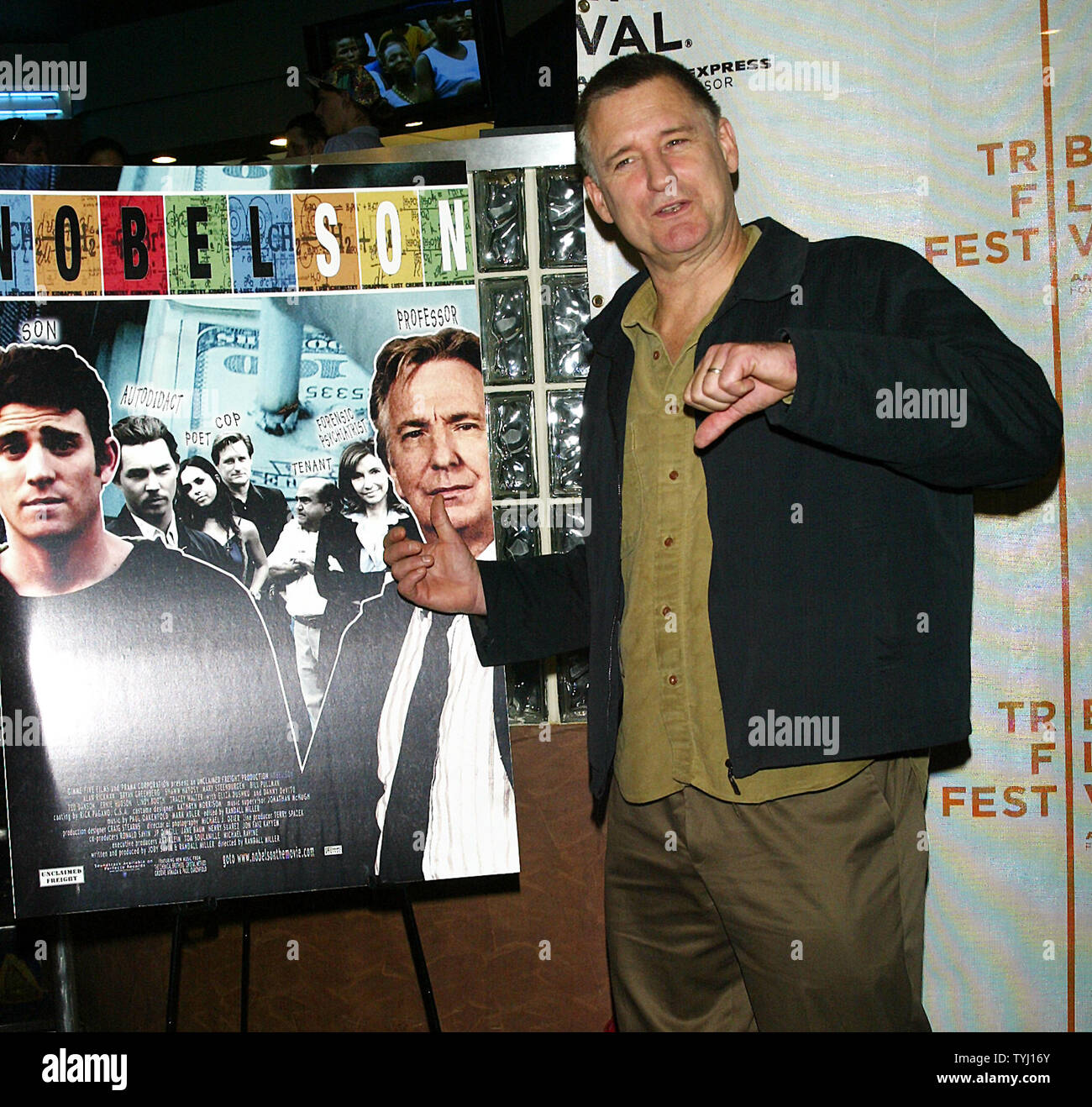 Bill Pullman jokes with photographers at the Tribeca Film Festival ...