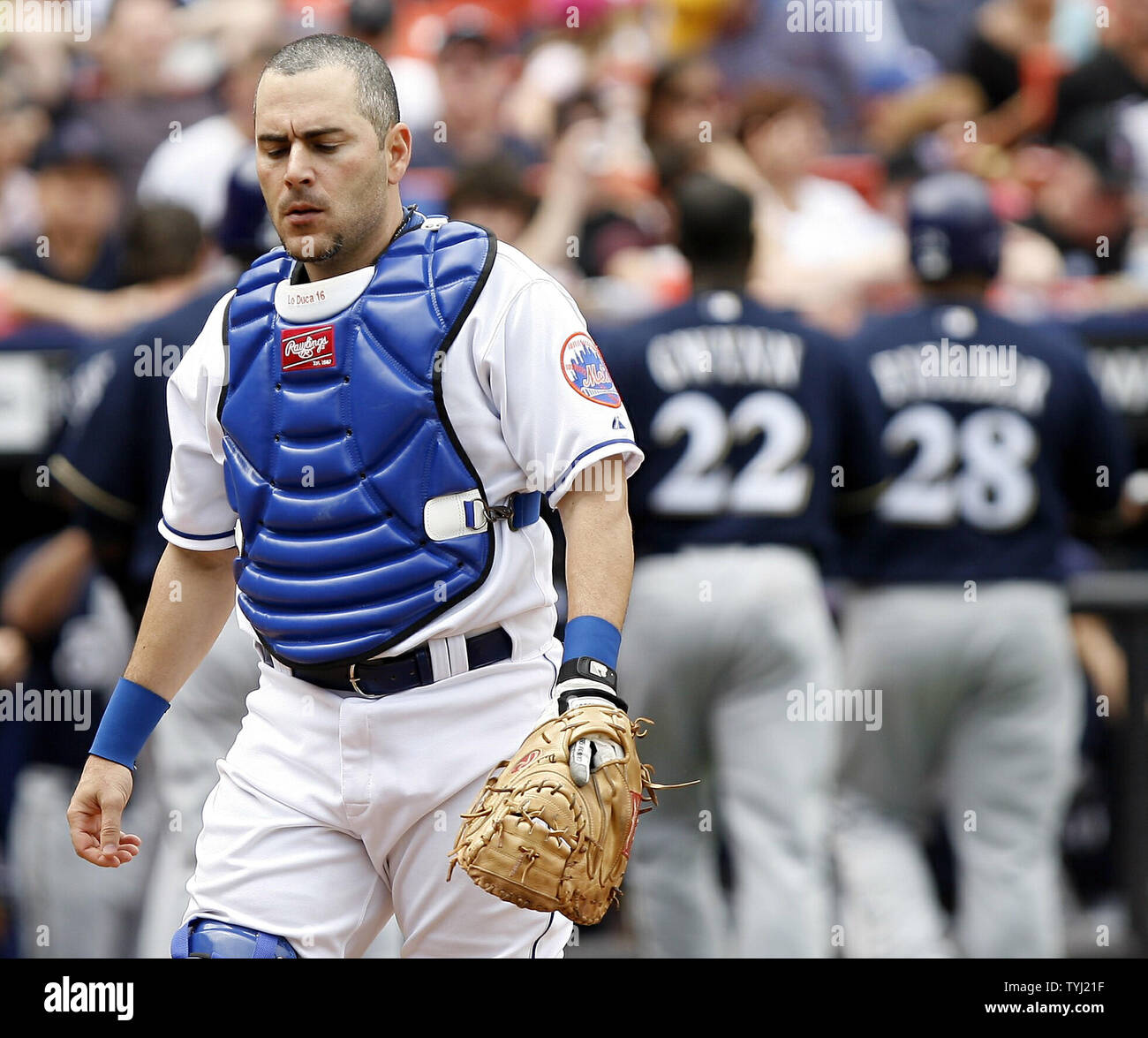 New York Mets Paul Lo Duca reacts after 2 runs score at the end of the ...