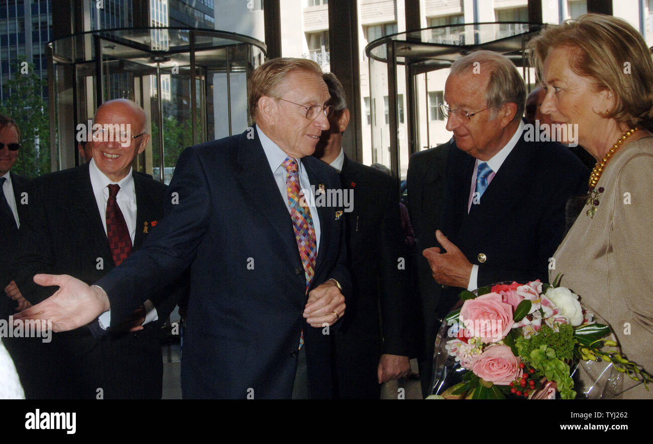 World Trade Center developer Larry Silverstein (left) chats with King ...