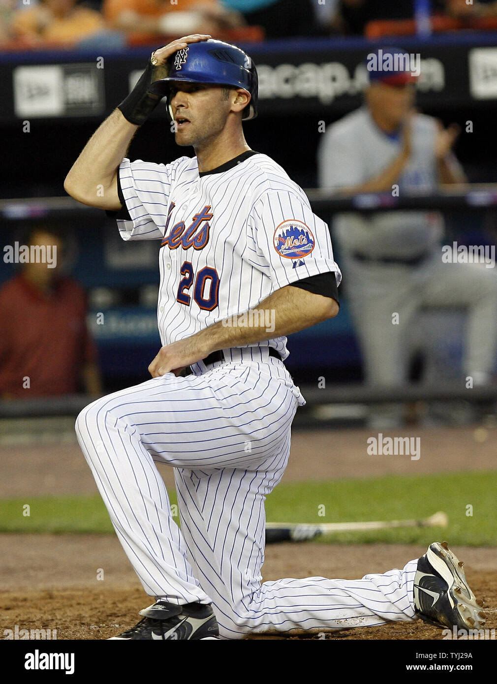 Chicago cubs catcher michael barrett hi-res stock photography and ...