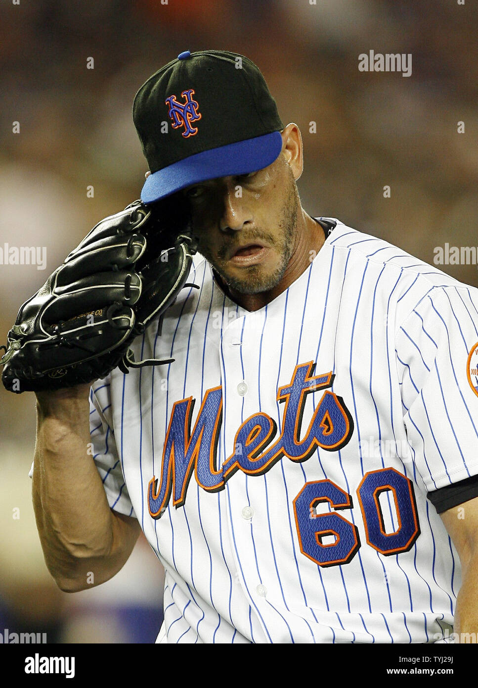 Scott schoeneweis hi-res stock photography and images - Alamy