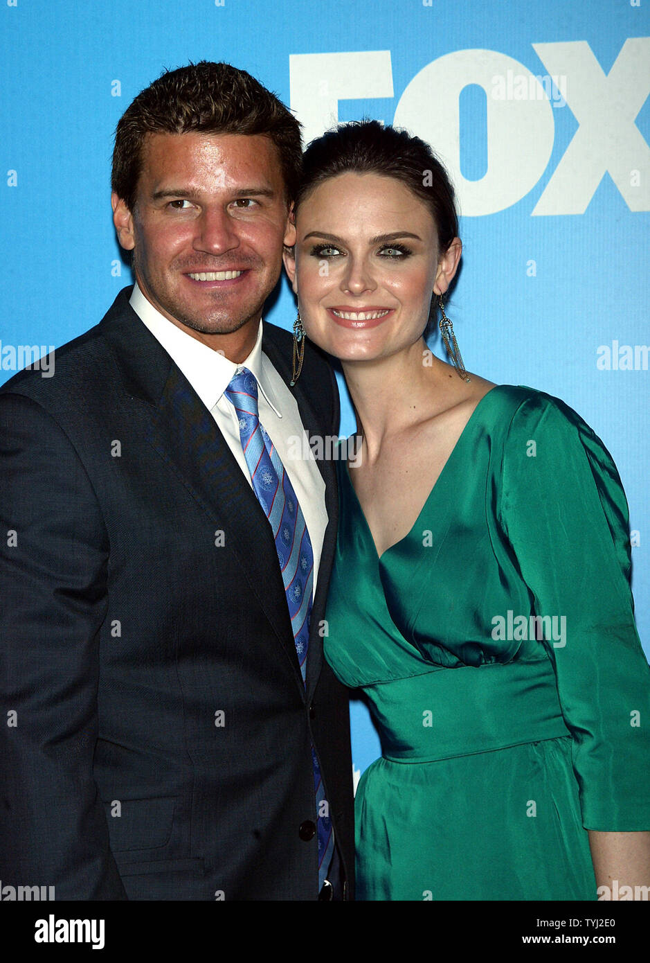 Emily Deschanel and David Boreanaz of the show "Bones" arrive at the ...