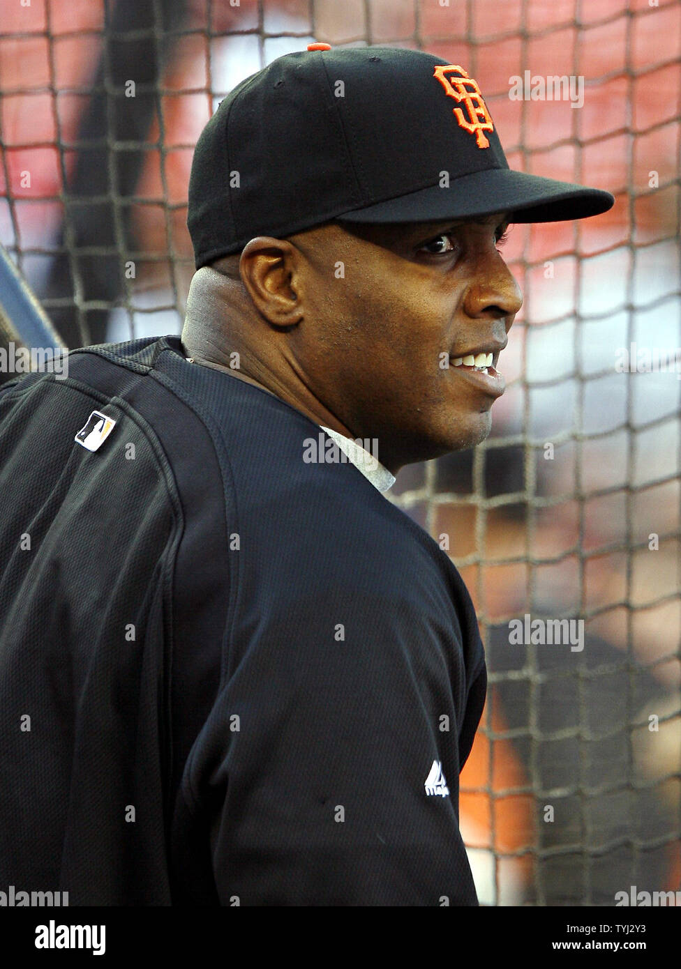 San Francisco Giants Barry Bonds smiles during batting practice before ...