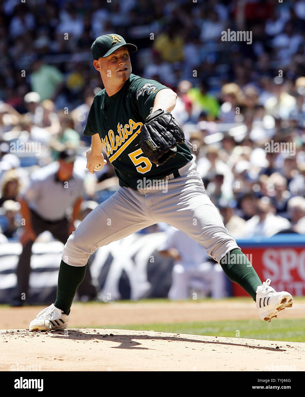 Oakland A'S starting pitcher Chad Gaudin throws a pitch in the first ...