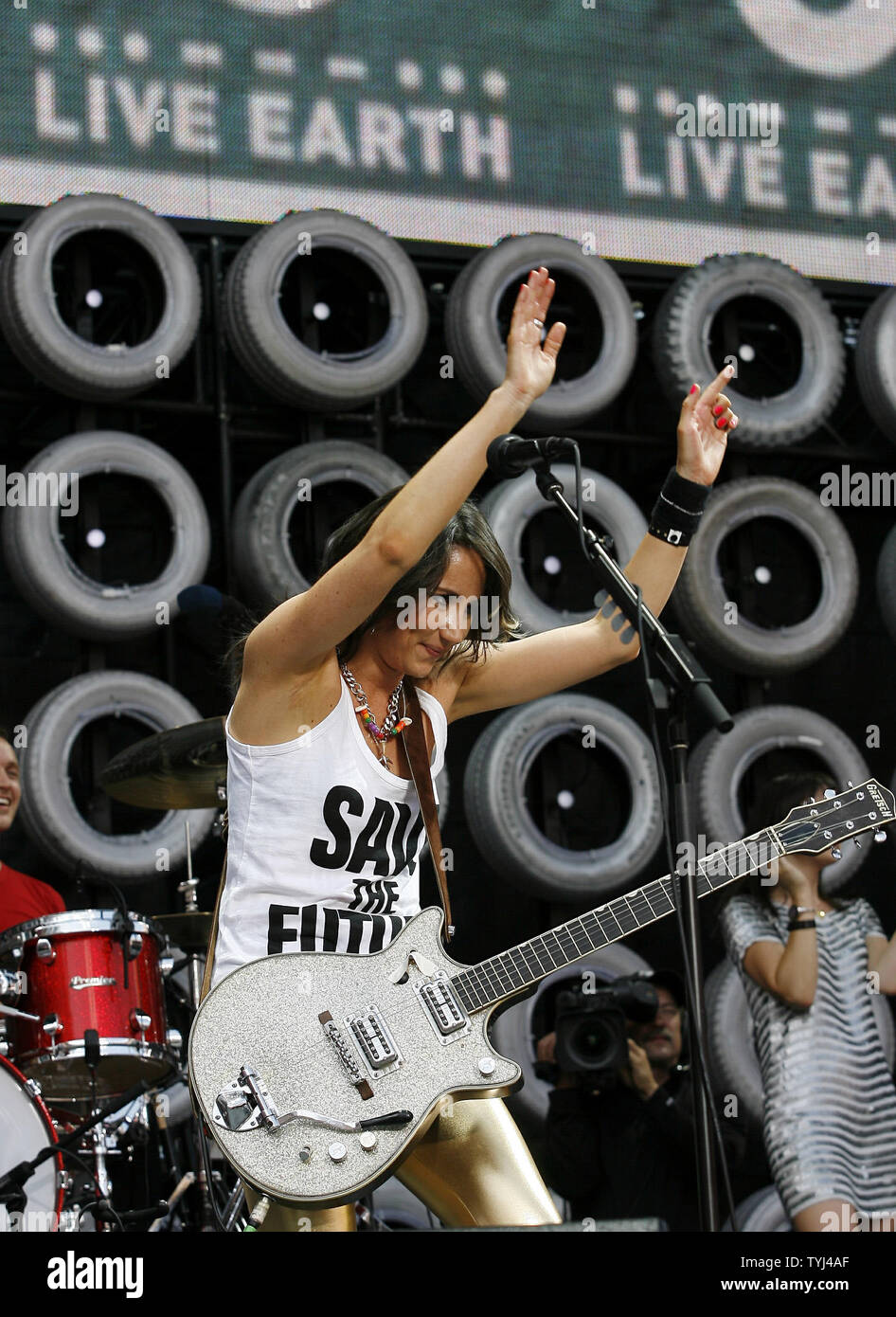 KT Tunstall performs during Live Earth, the concerts for a climate in ...