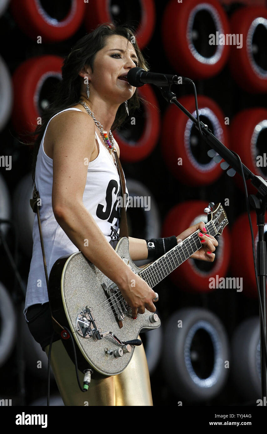 KT Tunstall performs during Live Earth, the concerts for a climate in ...