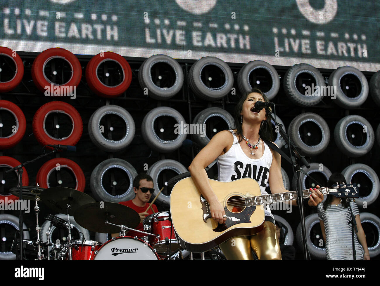 KT Tunstall performs during Live Earth, the concerts for a climate in ...