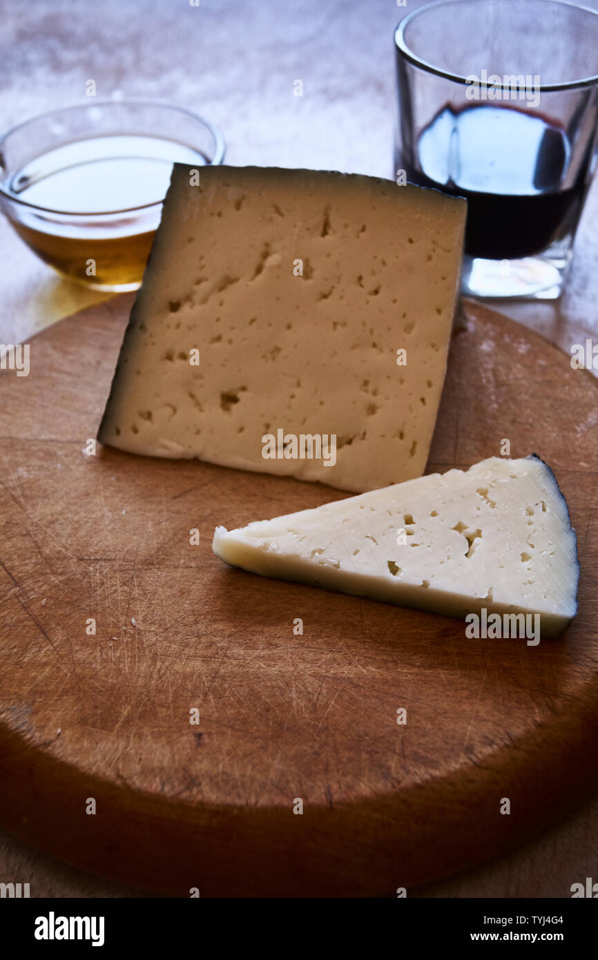 Queso vaca hi-res stock photography and images - Alamy