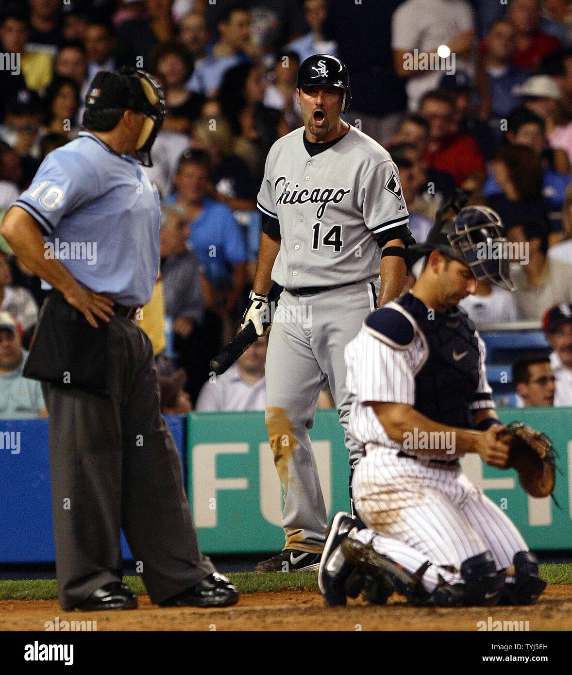 Umpire phil cuzzi new york hi-res stock photography and images - Alamy