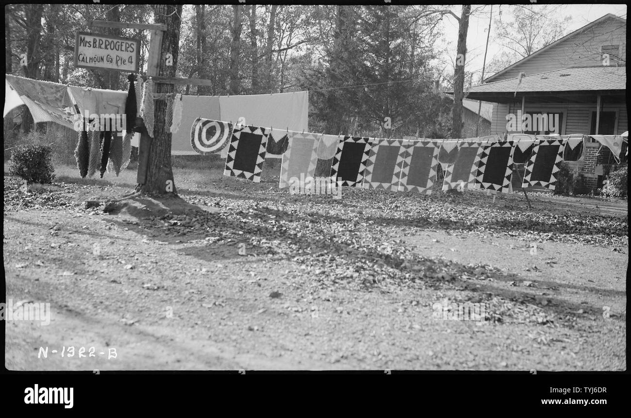 Homemade clothes line Black and White Stock Photos & Images - Alamy
