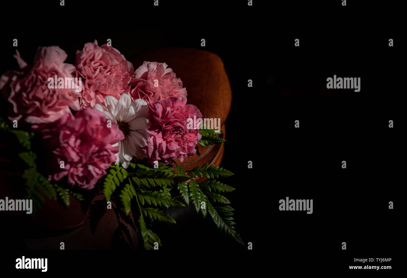 negative space flowers Stock Photo - Alamy