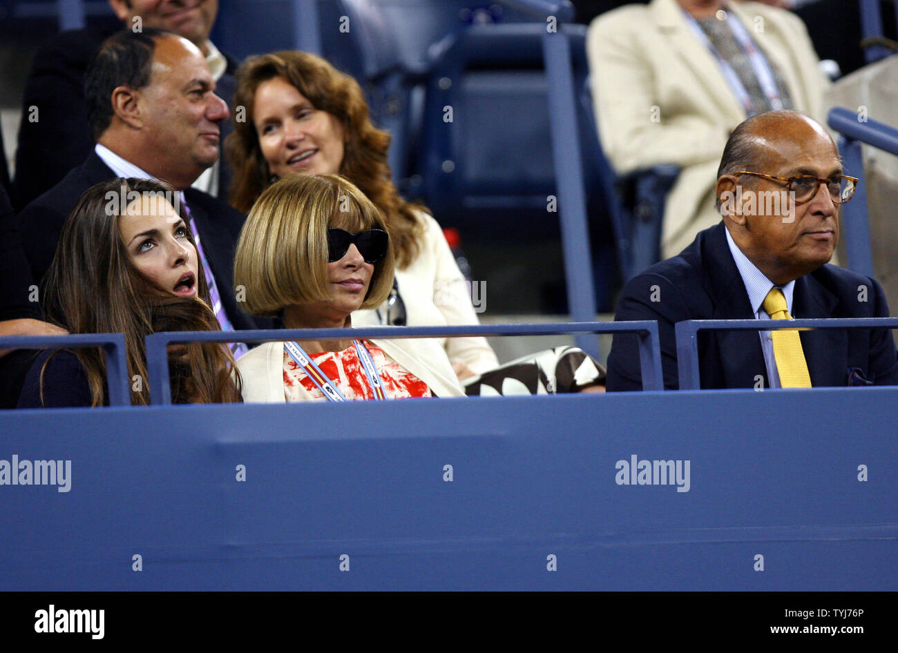 Roger federer and anna wintour hi-res stock photography and images - Alamy