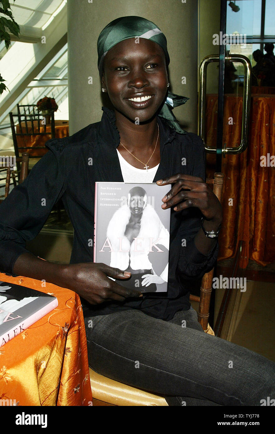 Ebony magazine hi-res stock photography and images - Alamy