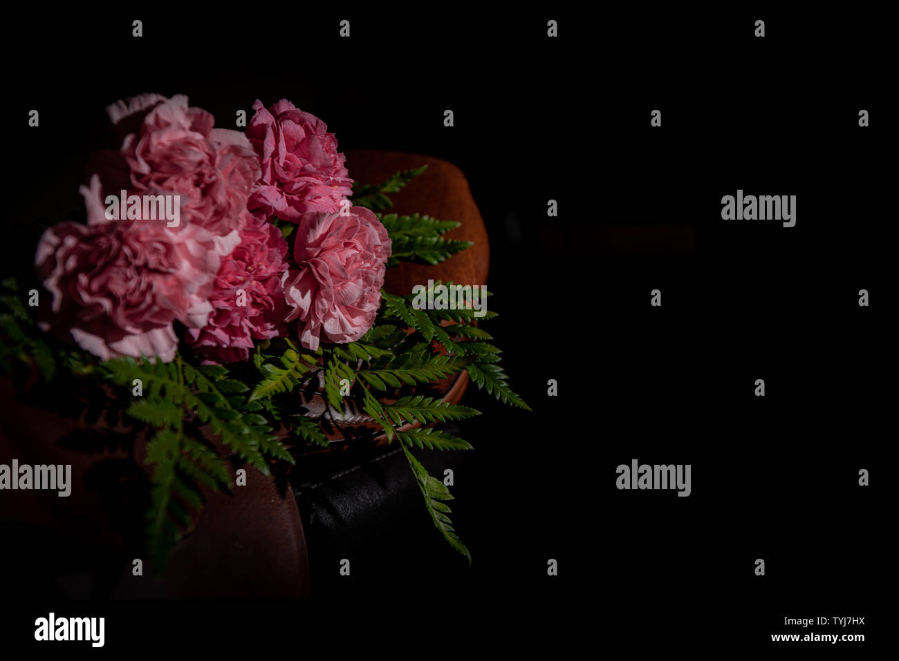 negative space flowers Stock Photo - Alamy