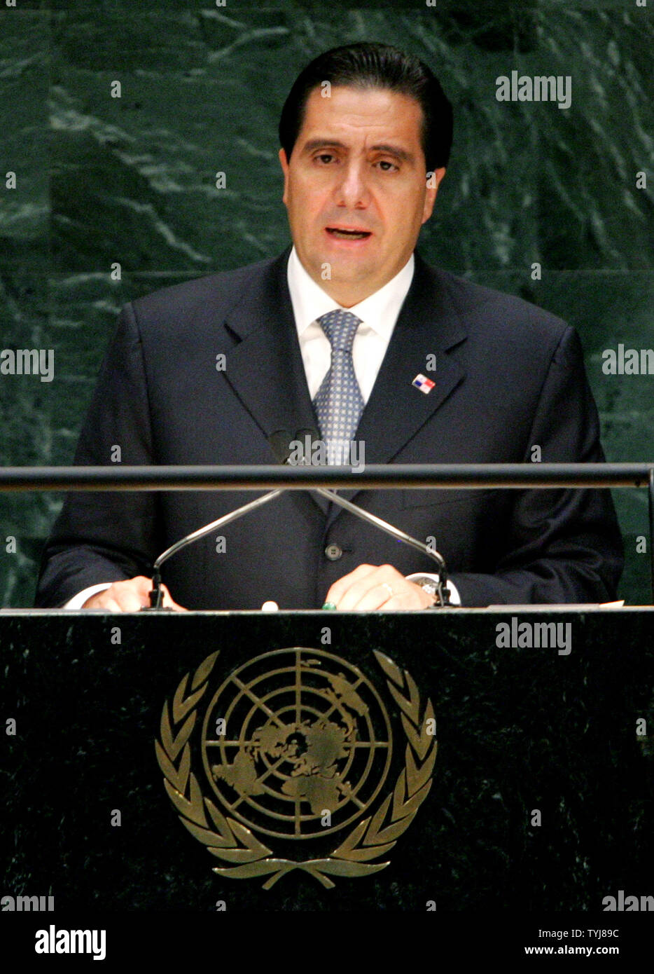 Mexican President Felipe De Jesus Calderon Hinojos speaks before the ...