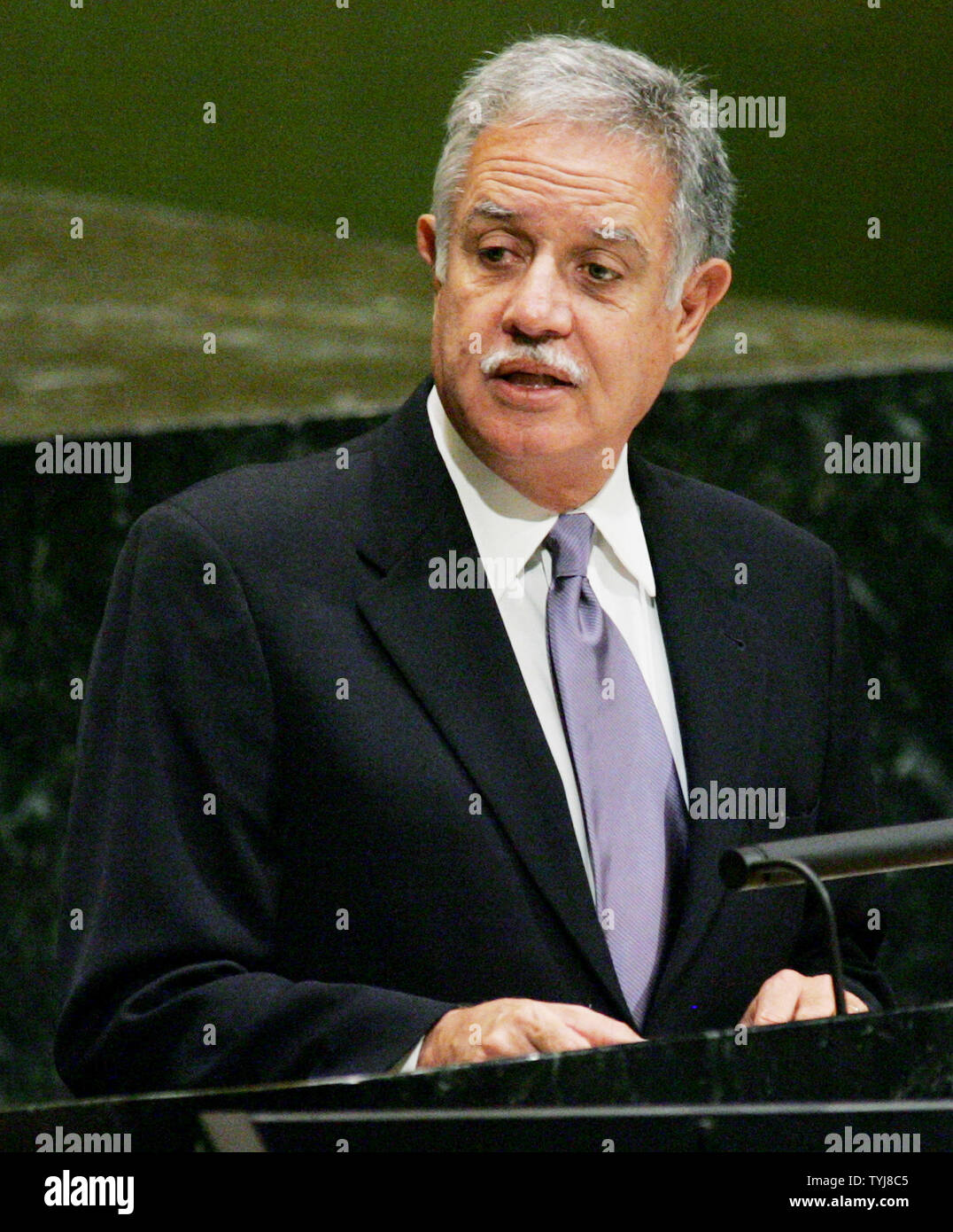 President oscar berger guatemala hi-res stock photography and images ...