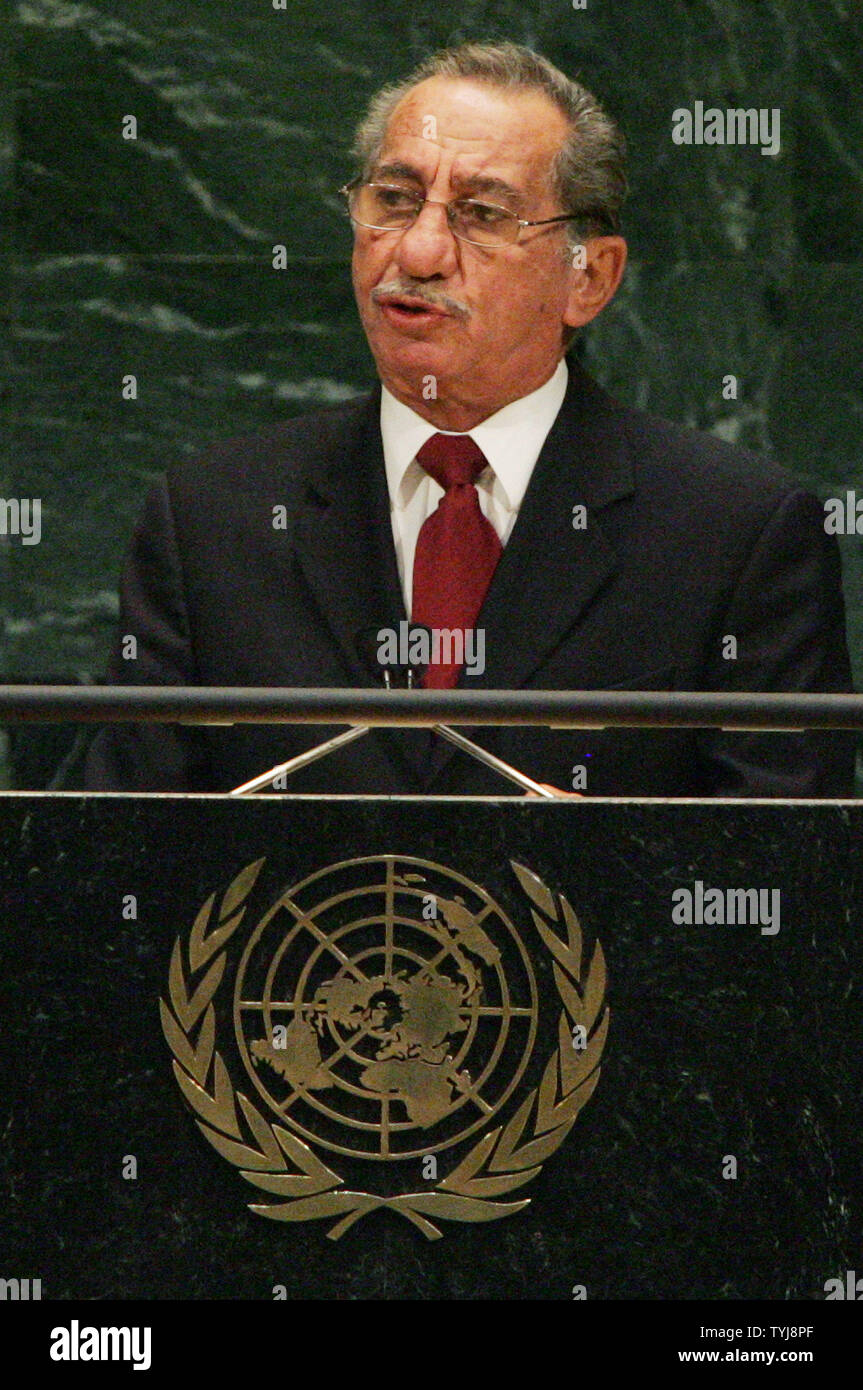 Tassos Papadopoulos, president of the Republic of Cyprus, addresses the ...