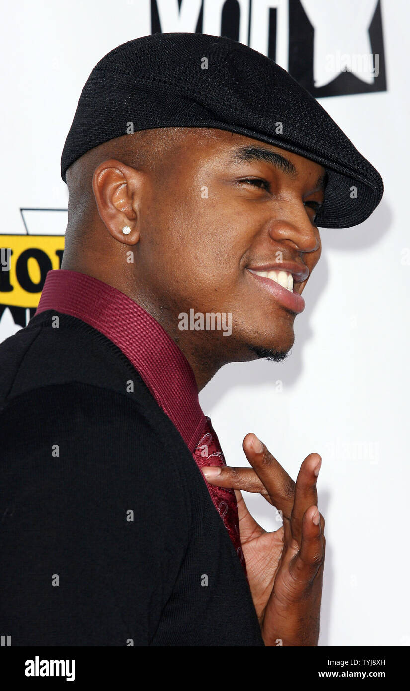Ne-Yo arrives on the red carpet before the taping of the "VH1 Hip Hop ...