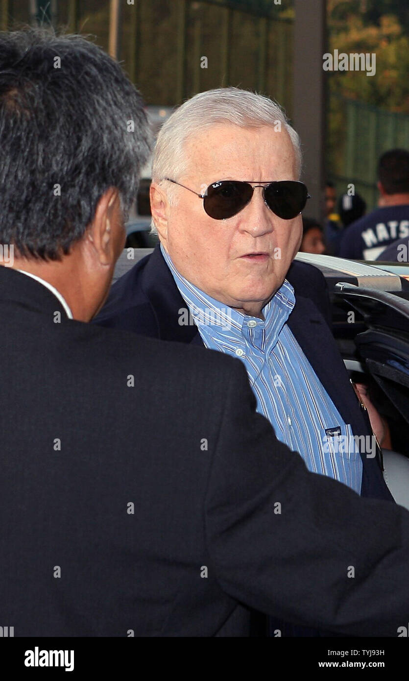 New York Yankees owner George Steinbrenner arrives at the press gate ...