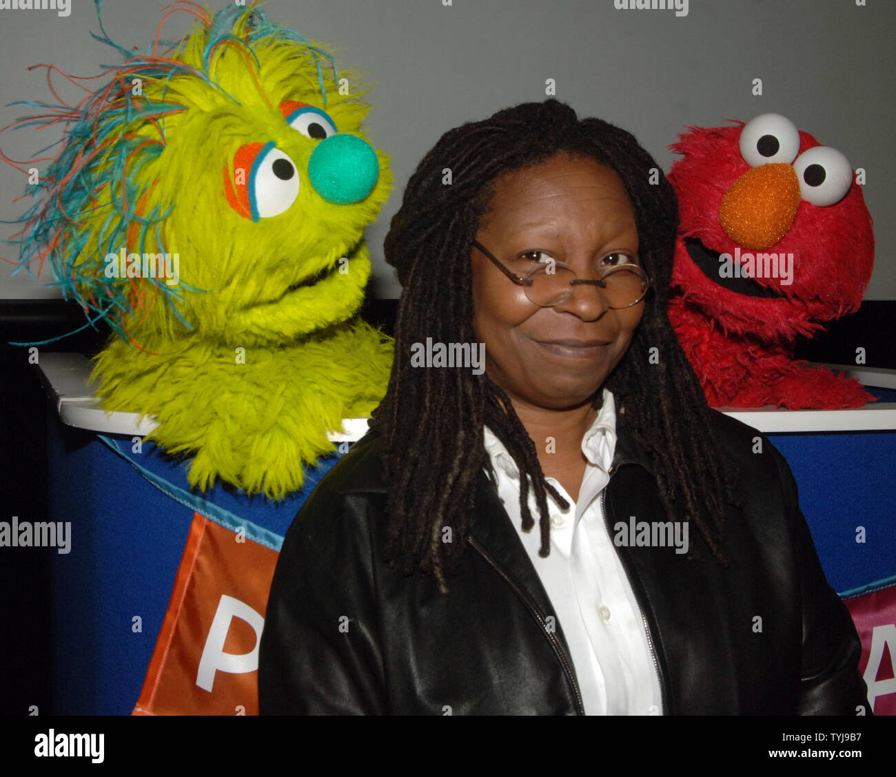 Muppet elmo hi-res stock photography and images - Alamy