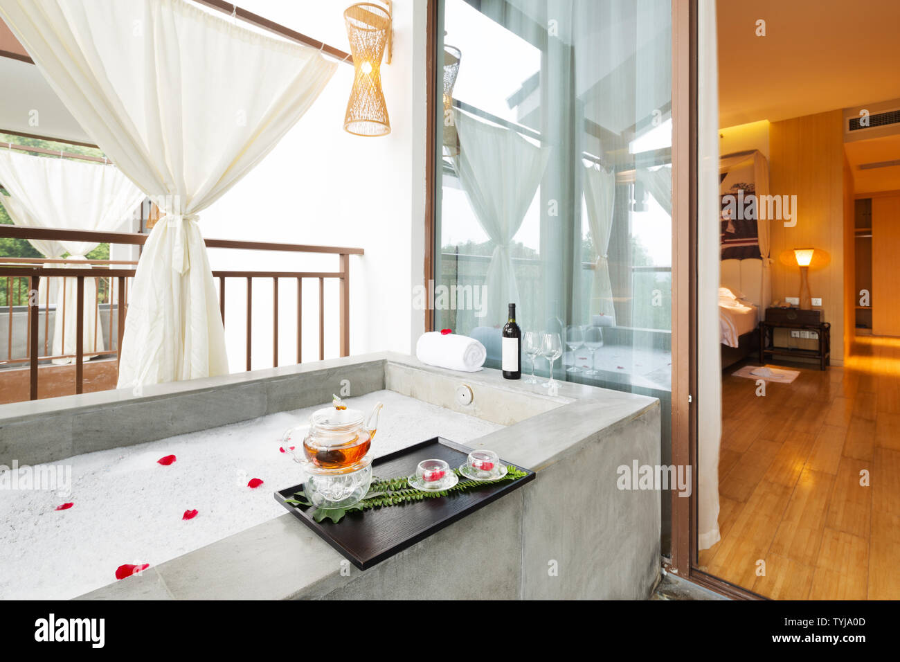 Interior of photography with white bath tub Stock Photo - Alamy
