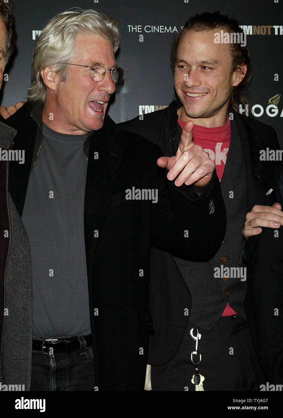 Richard Gere (L) and Heath Ledger arrive for the premiere of "I'm Not ...
