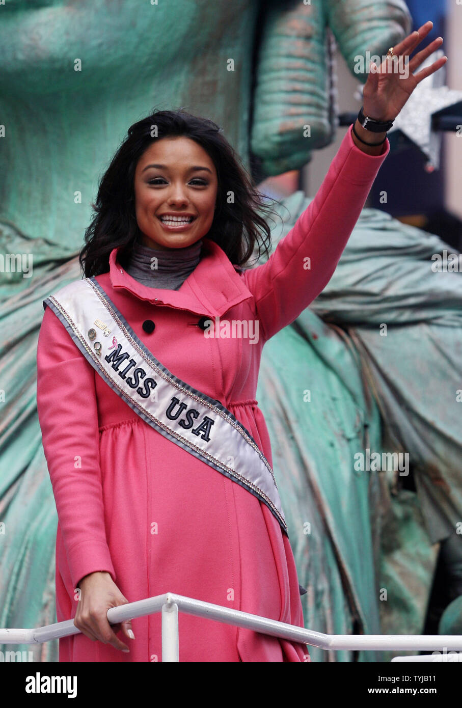 Miss Usa Rachel Smith Makes Her Way Down Down To Herald Square On A Float During The Macys