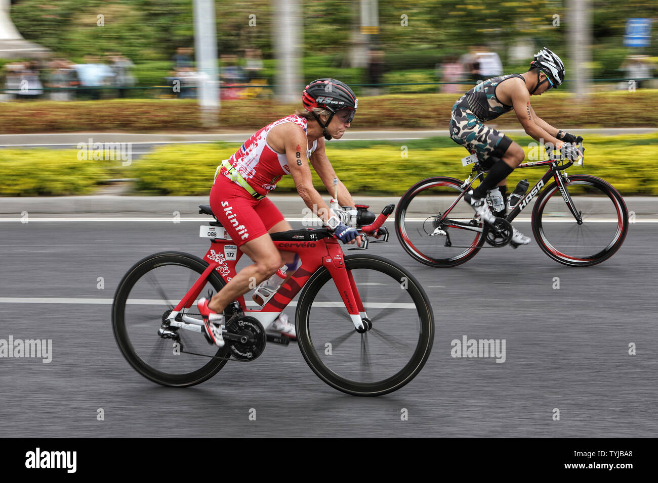 Race wheels hi-res stock photography and images - Alamy