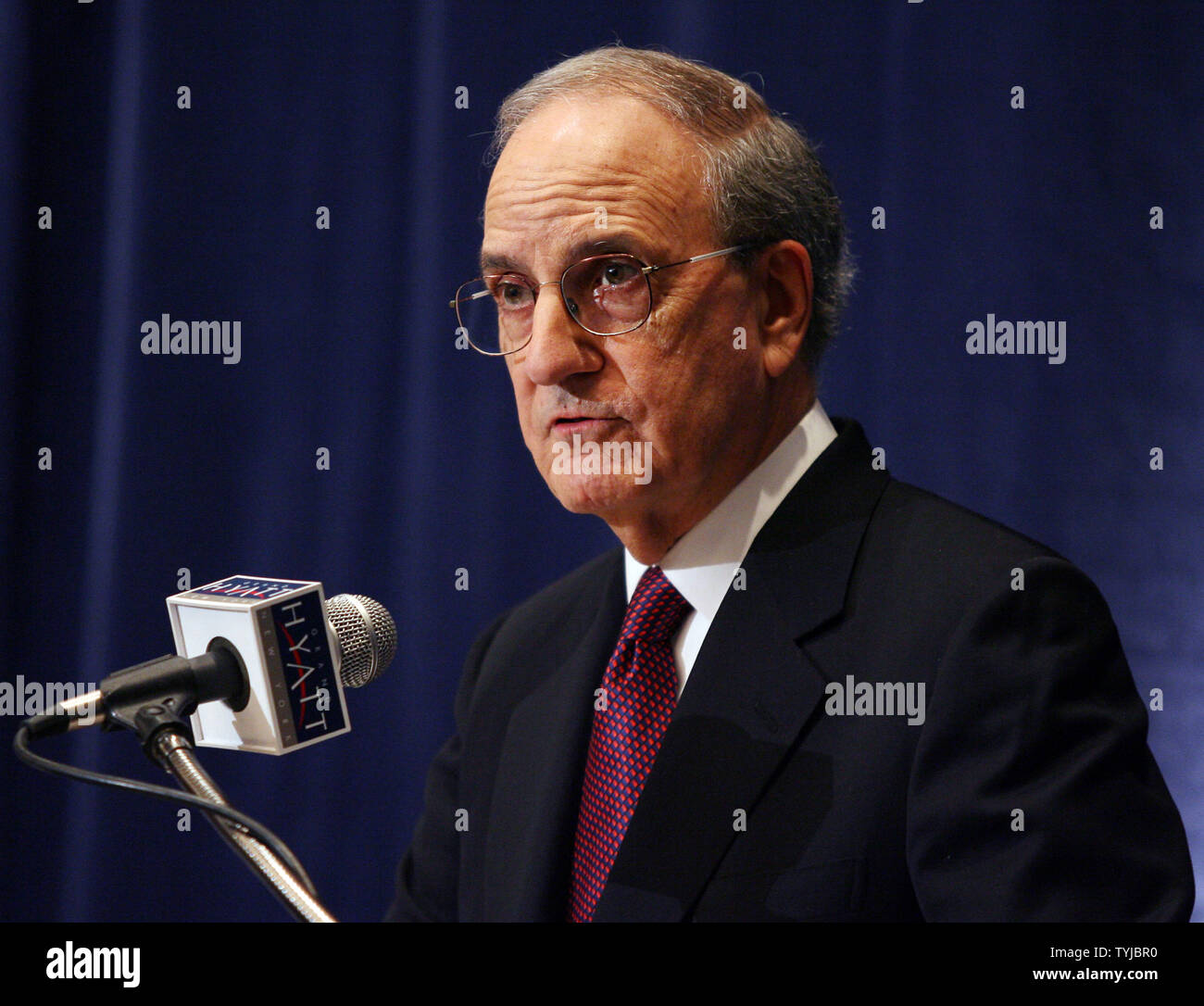 Former Senator George Mitchell speaks to the media in New York City on ...