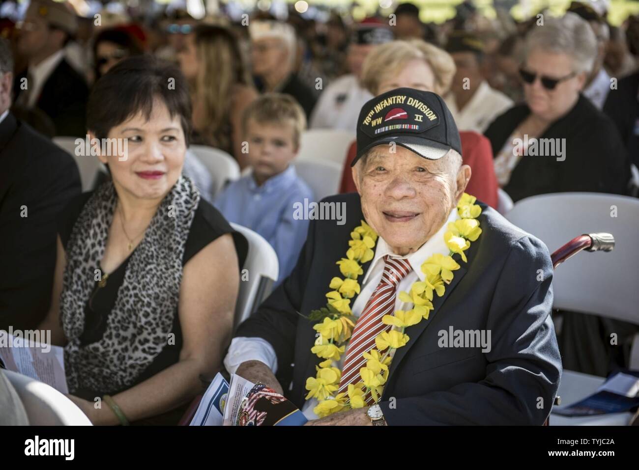 HONOLULU (November 11, 2016) World War II Veteran, Daniel Lau, attends ...