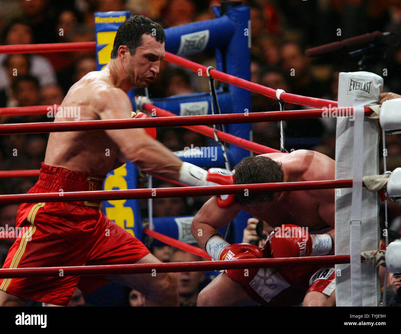 Right hand punch hi-res stock photography and images - Alamy