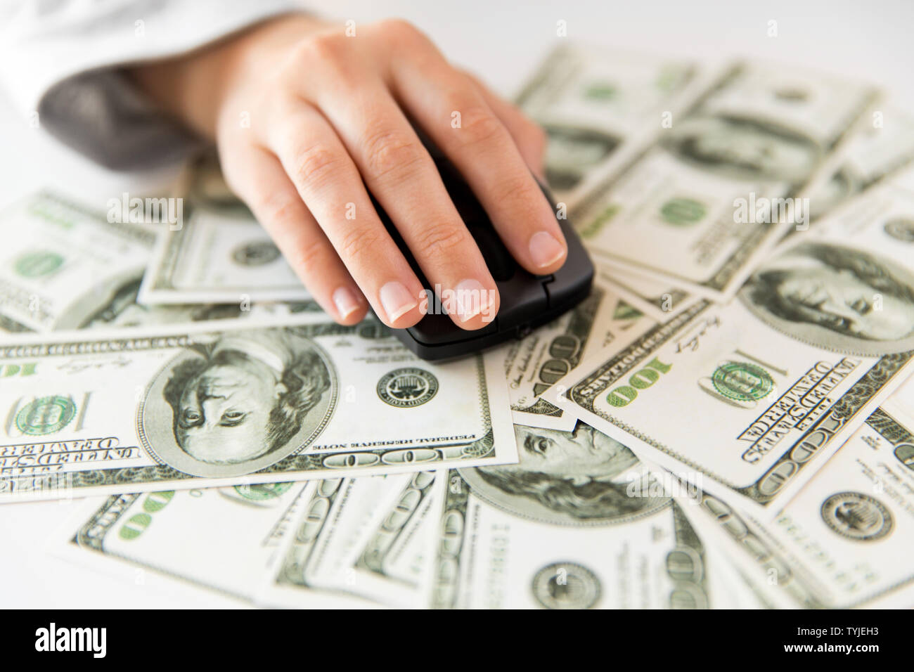 Money computer mouse hi-res stock photography and images - Alamy