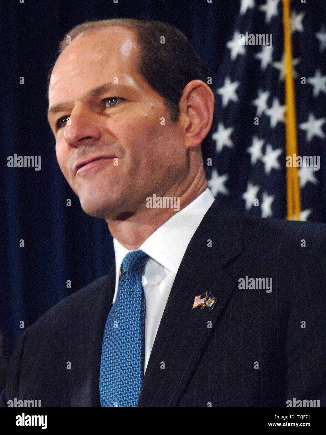 New York Governor Eliot Spitzer announces his resignation from office ...