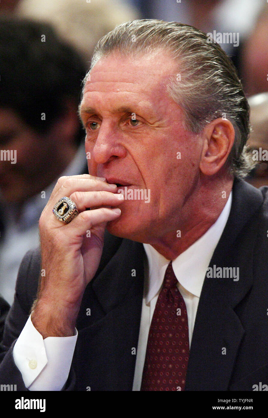 Pat riley knicks hi-res stock photography and images - Alamy