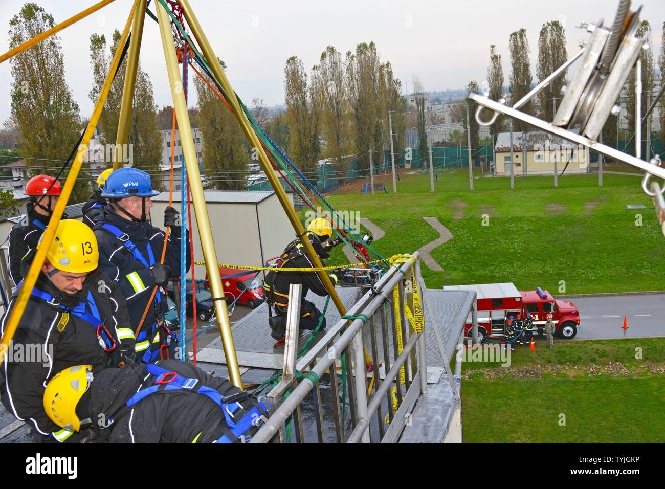 Dod technical rope rescue 1 hi-res stock photography and images - Alamy