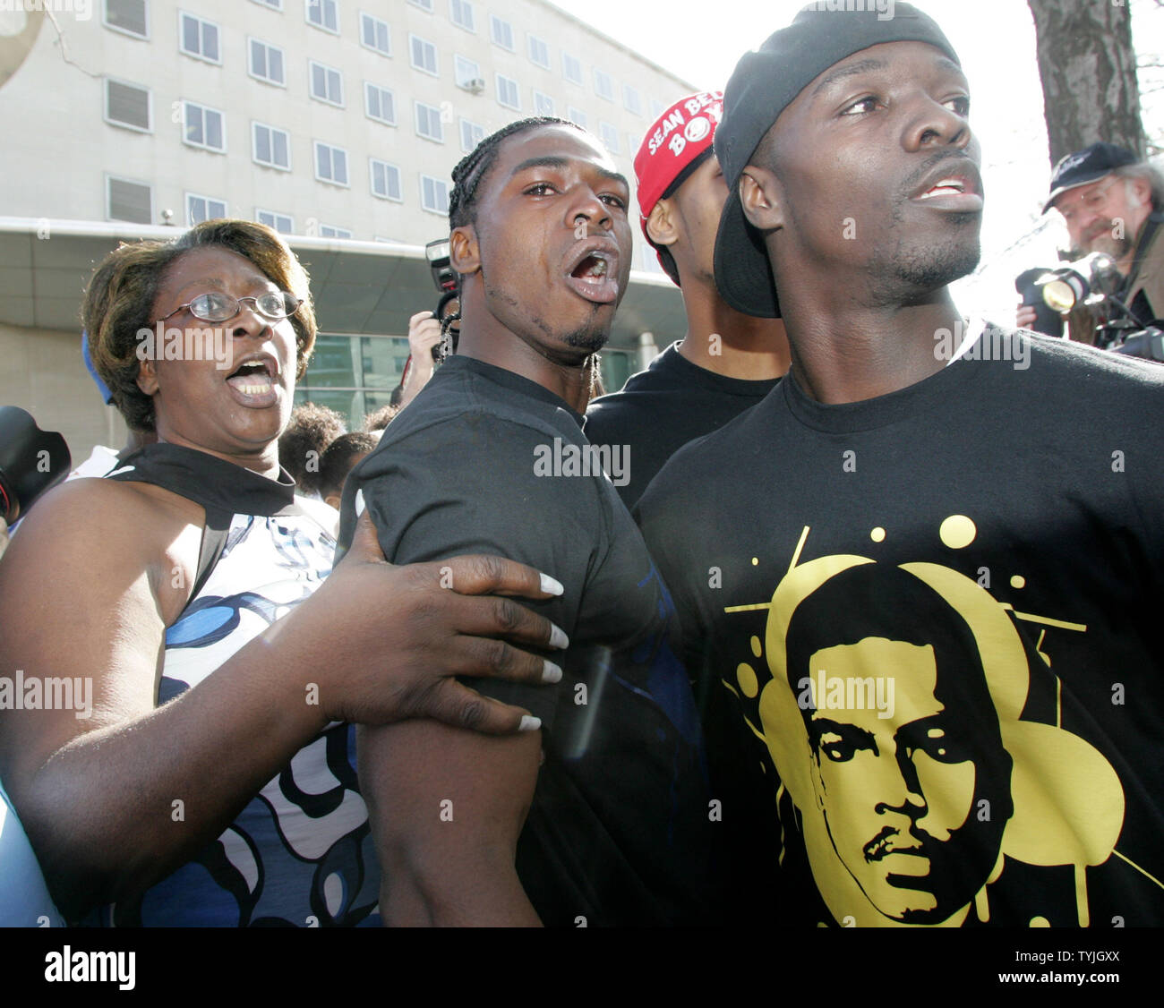 Sean bell killed hi-res stock photography and images - Alamy