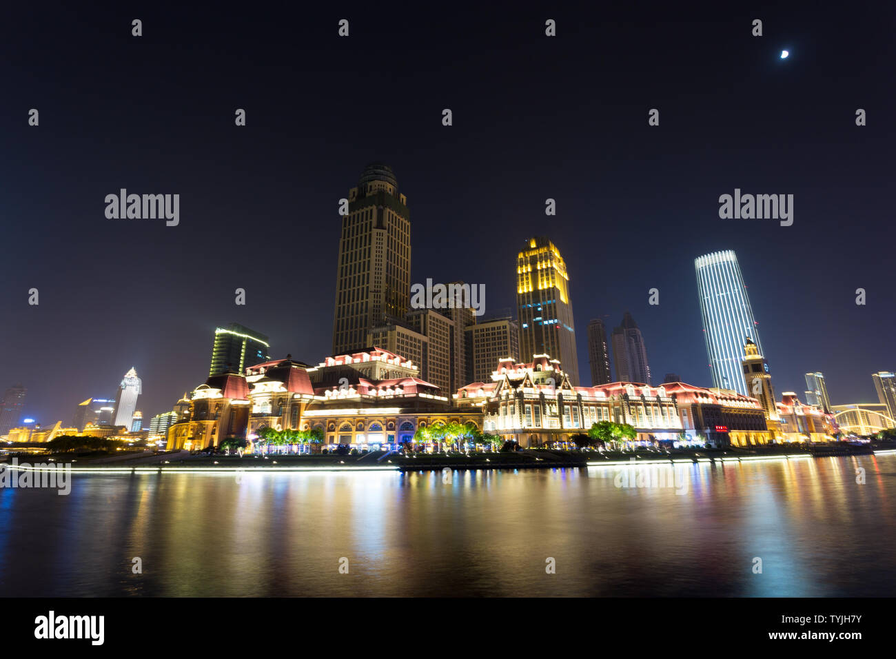 Modern photography at riverbank Stock Photo - Alamy