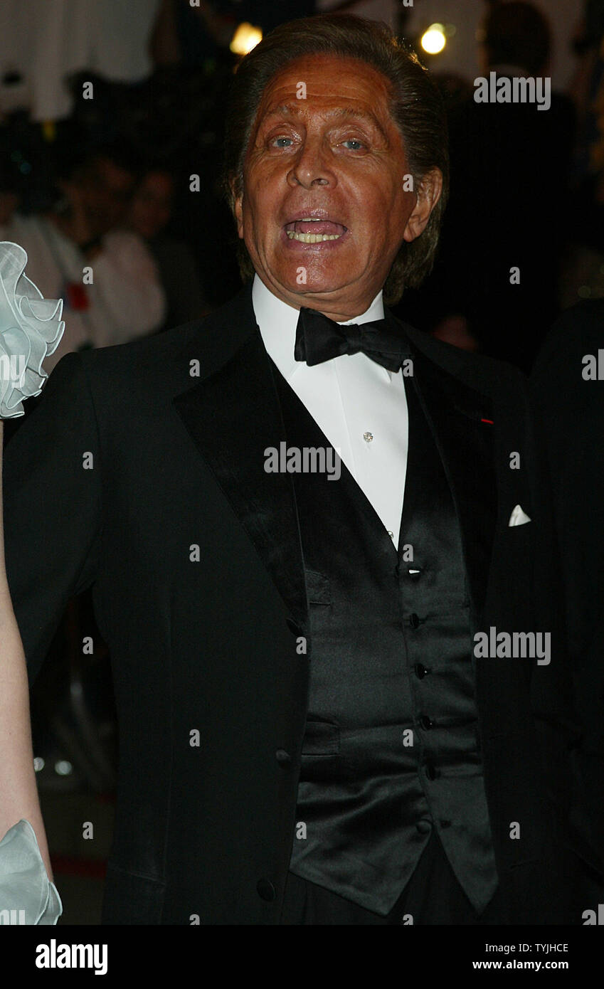 Valentino arrives at the Metropolitan Museum of Art's Costume Institute ...