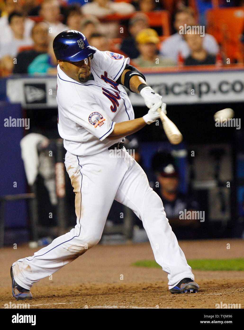 New York Mets Ramon Castro drives in a run with a double in the eighth ...