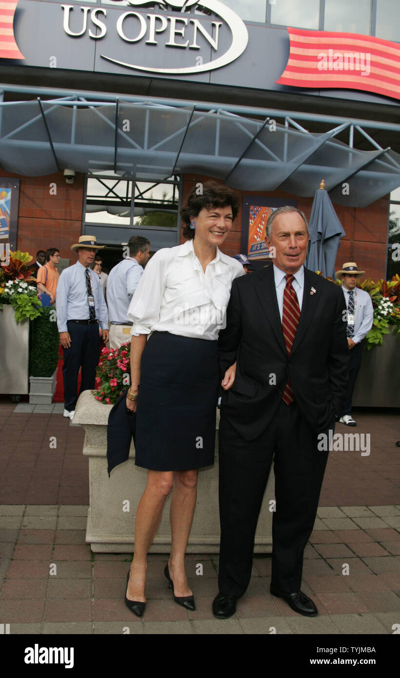 New York City Mayor Michael Bloomberg and girlfriend Diana Taylor ...