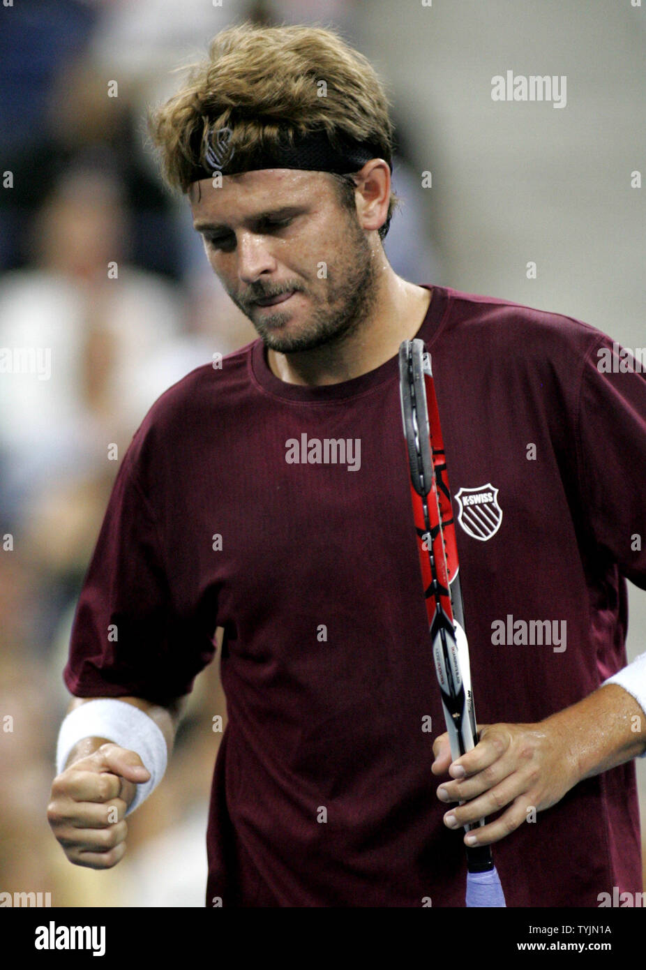 James blake play hi-res stock photography and images - Alamy