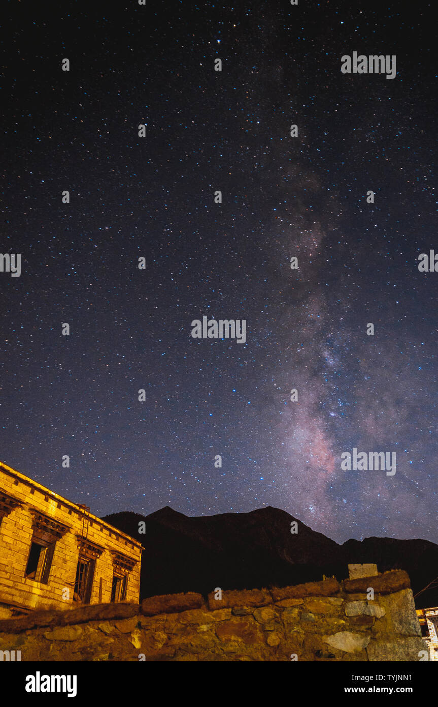 Aden aden village hi-res stock photography and images - Alamy