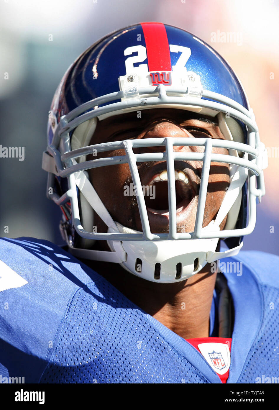 New York Giants Brandon Jacobs reacts after rushing for a 26 yard ...