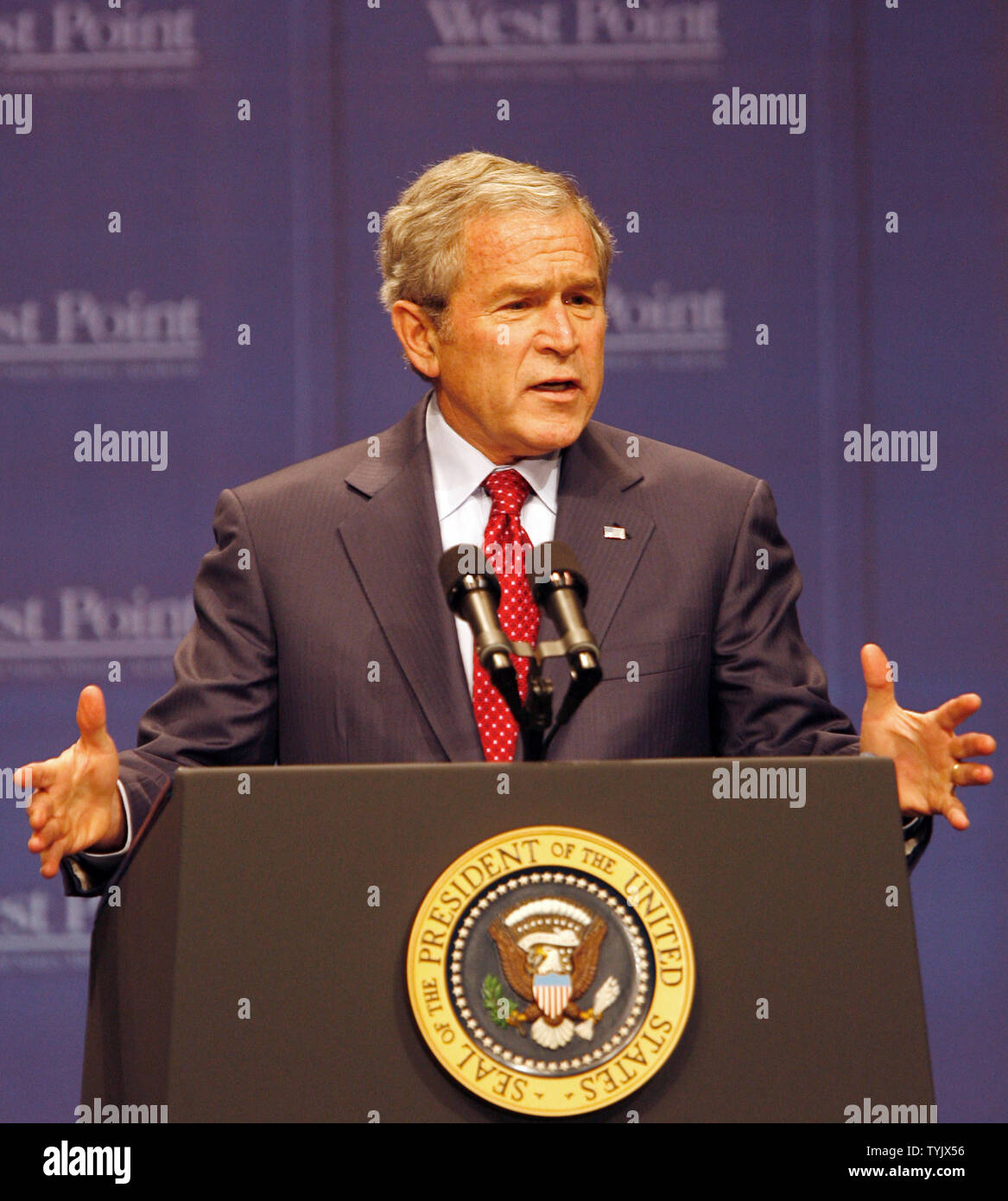 President George W. Bush speaks to the cadets at the West Point ...