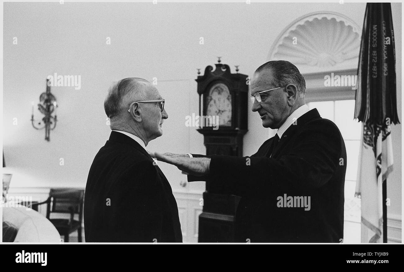 Wayne morse hi-res stock photography and images - Alamy