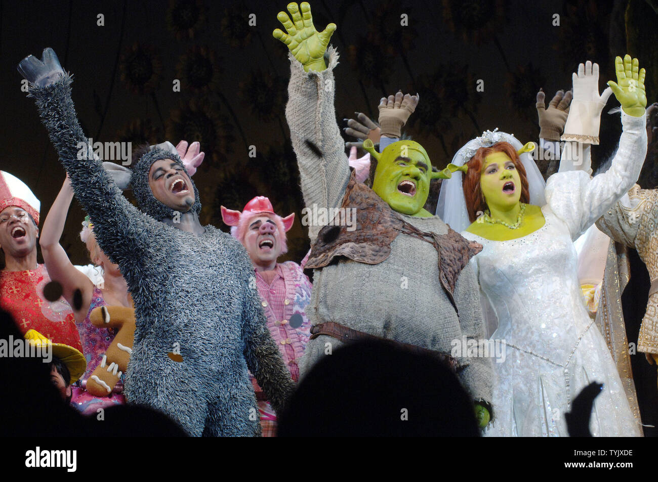 Shrek De Musical Daniel Breaker John Tartaglia Daniel Breaker Brian